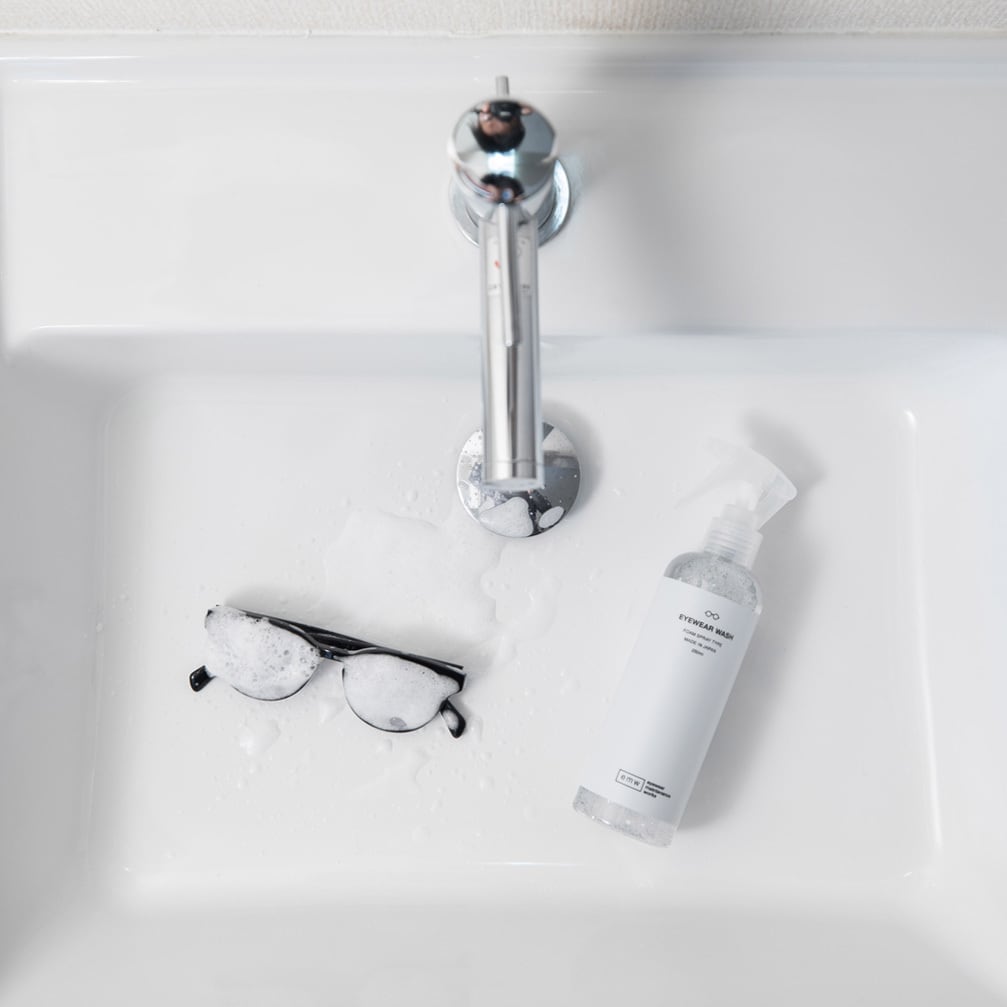 【プロ直伝】メガネの手入れ・クリーニングの正解は？寿命を延ばす簡単3ステップとNG行動 - VDS BIRDS EYE